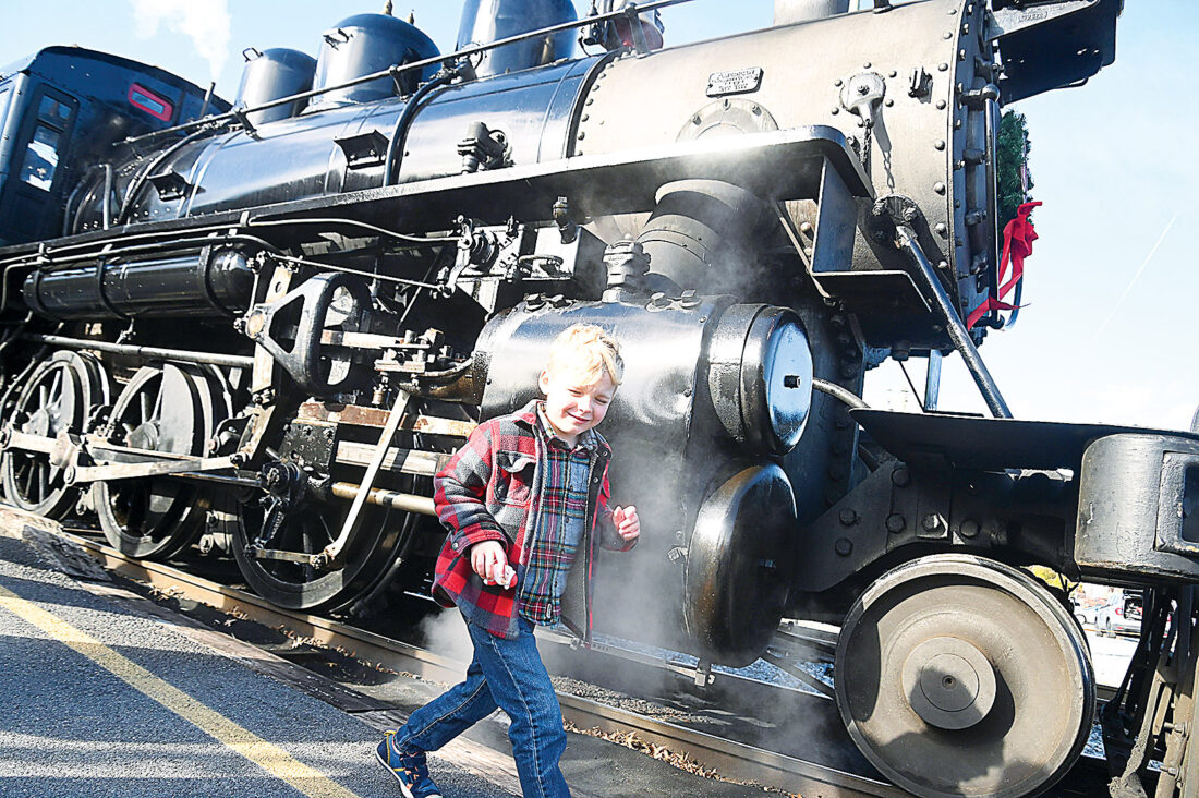 All aboard!: Santa Express delights train passengers of all ages | News ...